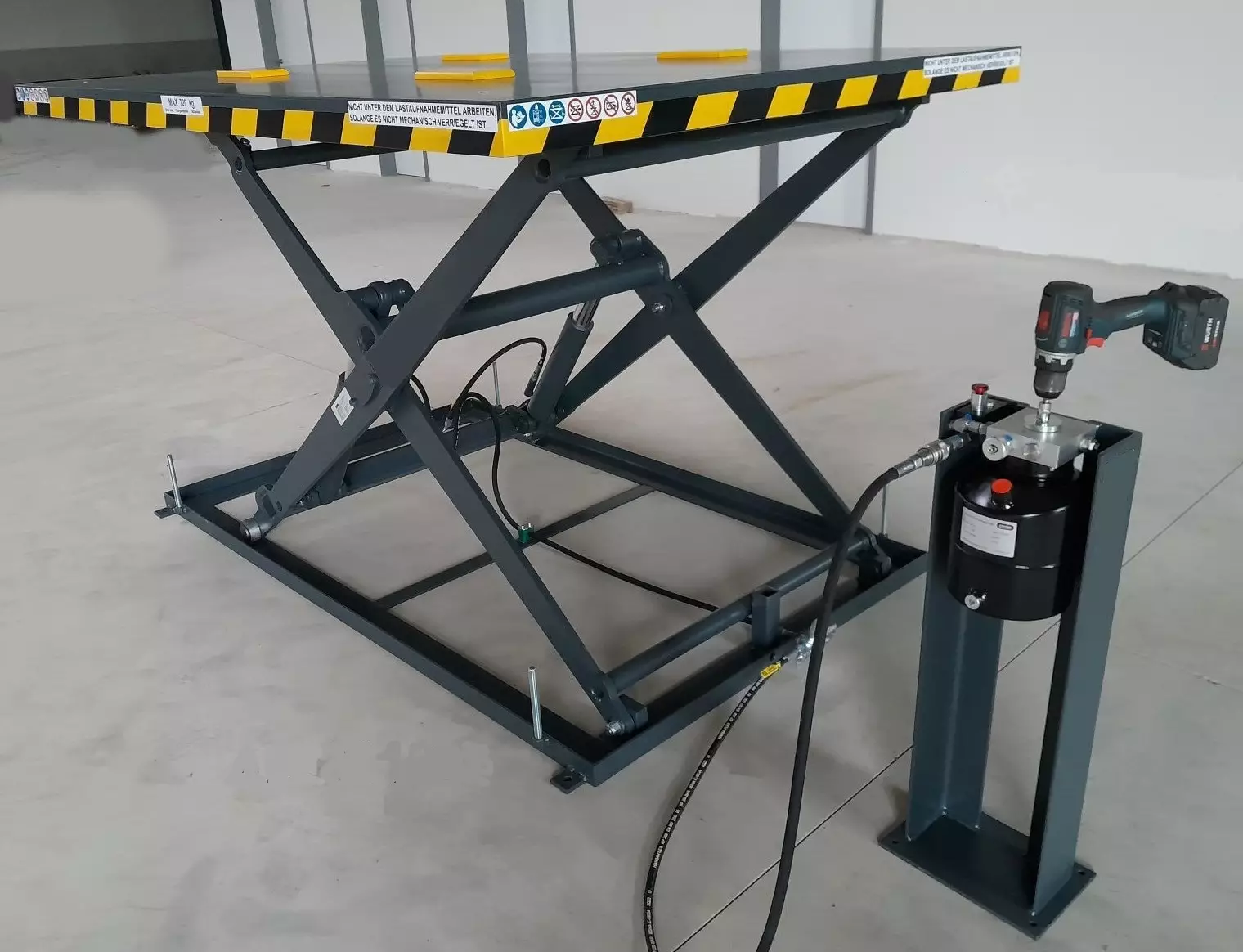 Hubtisch Mit Akkuschrauber-Antrieb bei Willecke
